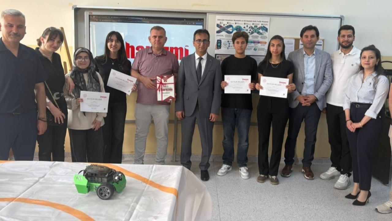 Harezmi Eğitim Modeli Bilim Şenliği Sergisi TOBB Fen Lisesi'nde ...