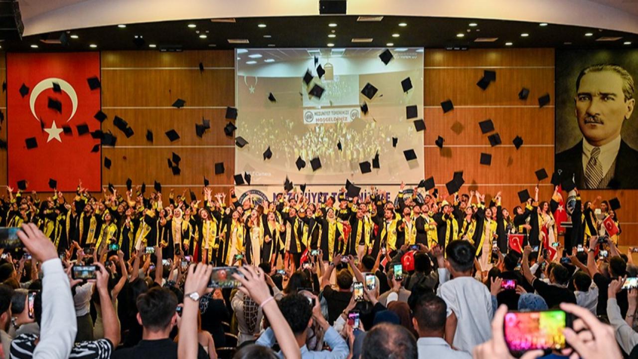 KMÜ Spor Bilimleri Fakültesi Öğrencileri Diploma Sevinci Yaşadı ...